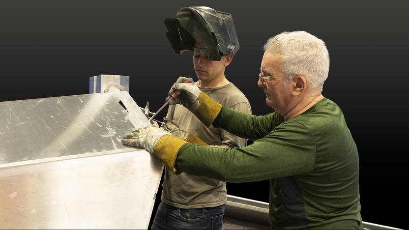 Custom Build High Flotation Single Outboard Engine Bracket – Welding ...